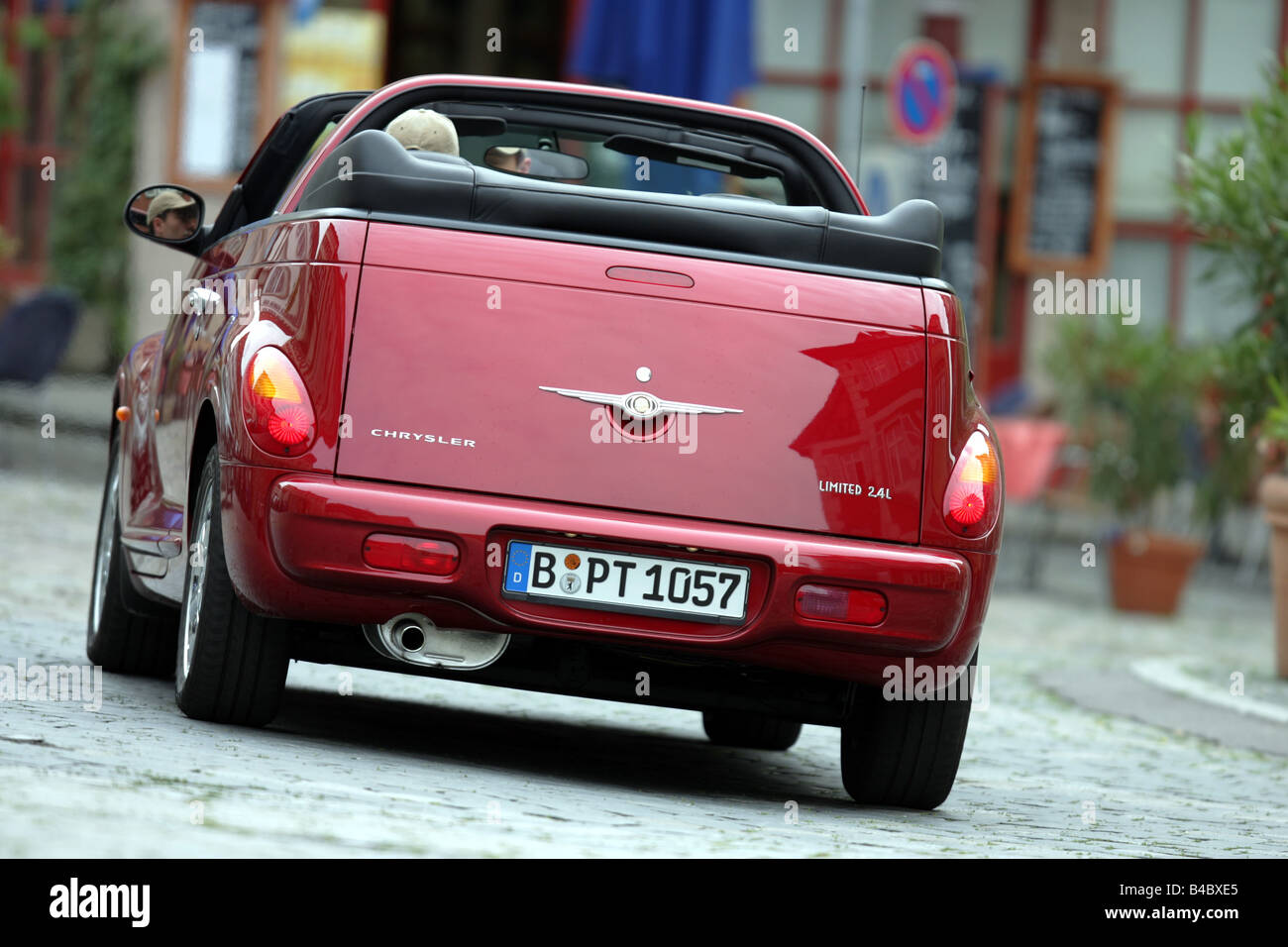Car, Chrysler PT Cruiser Convertible 2.4 Limited, Cabrio, model year ...