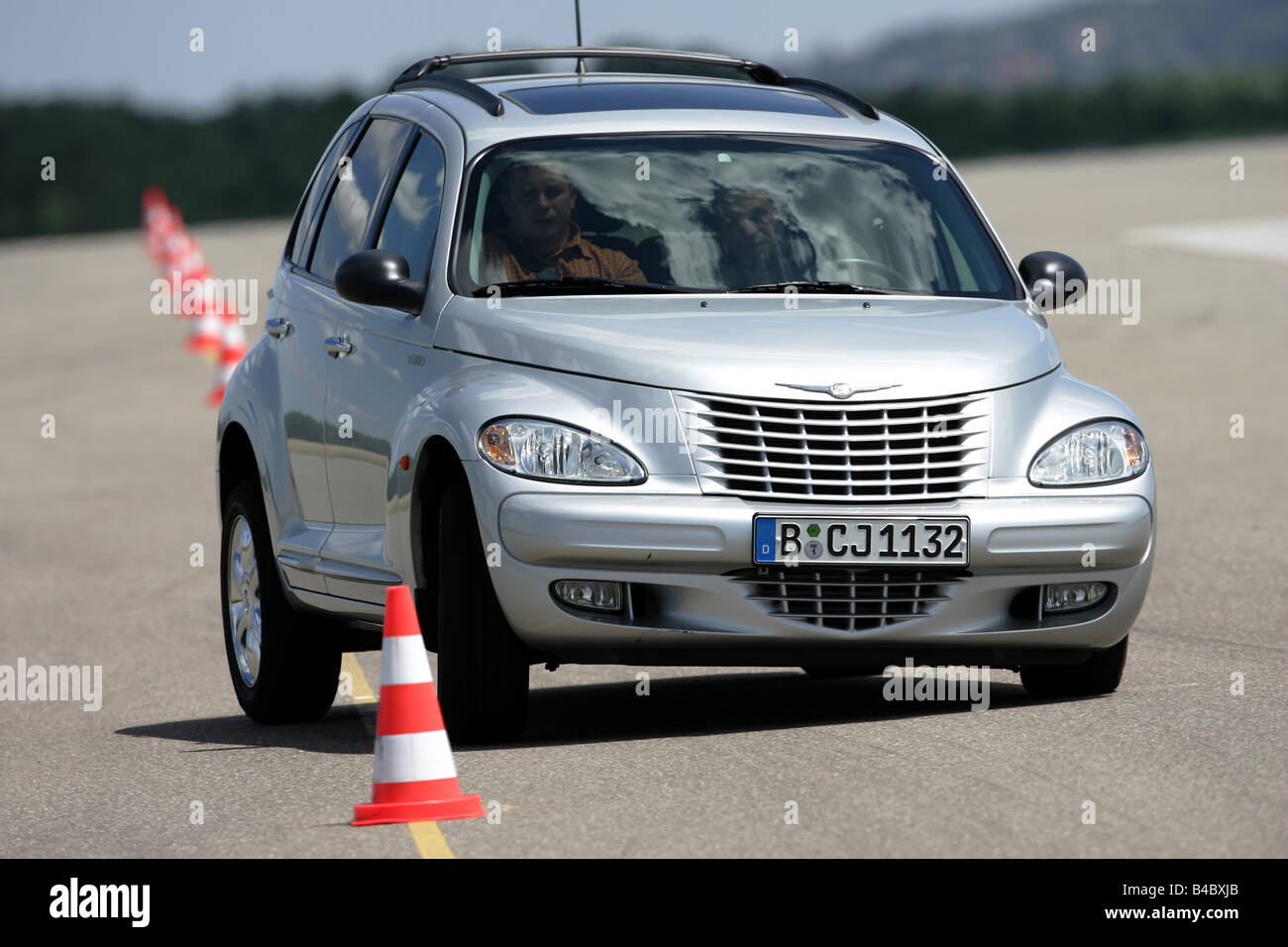 Car, Chrysler PT Cruiser 2.2 CRD, Van, silver, model year 2003 ...