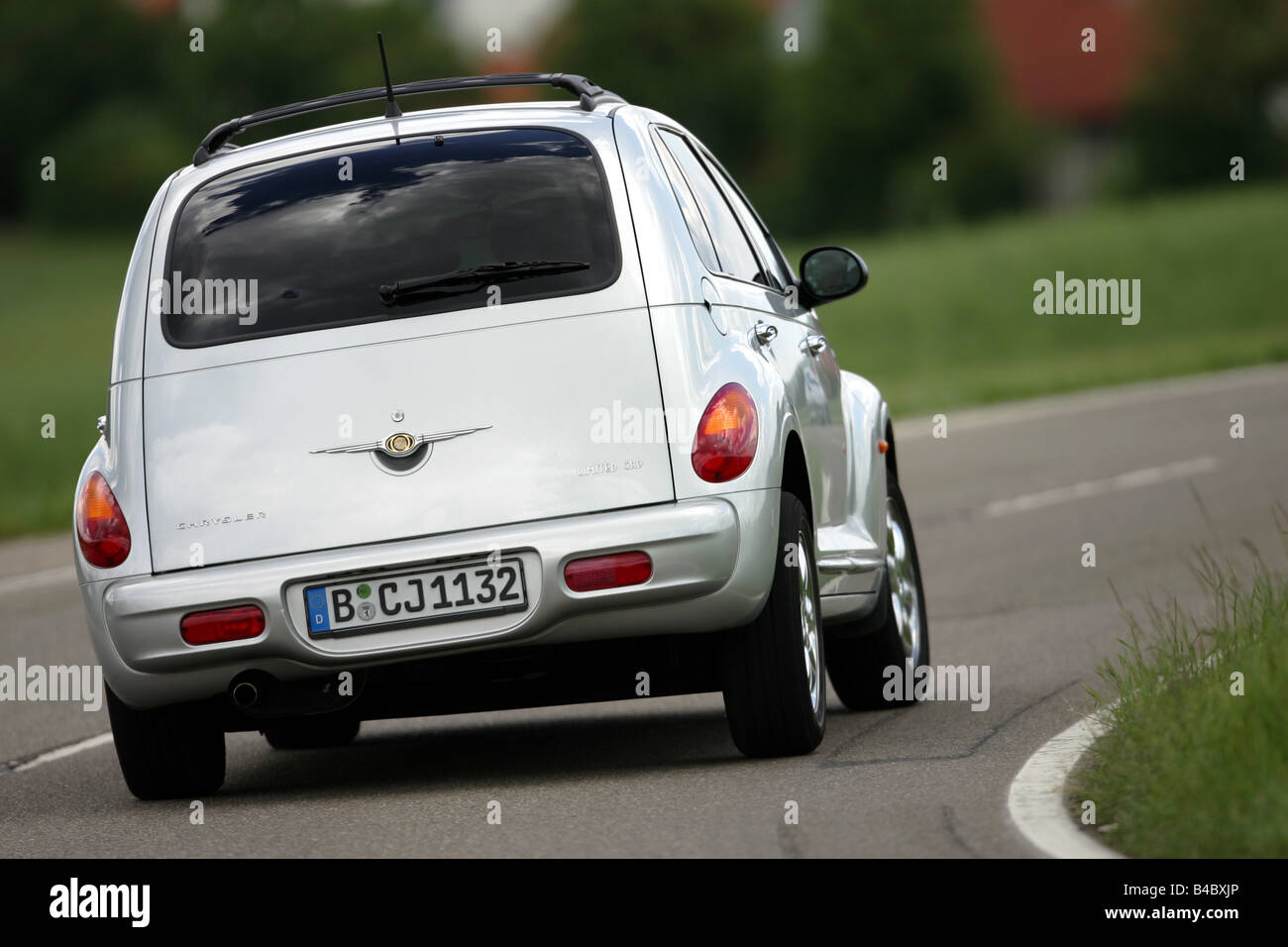 Car, Chrysler PT Cruiser 2.2 CRD, Van, silver, model year 2003 ...