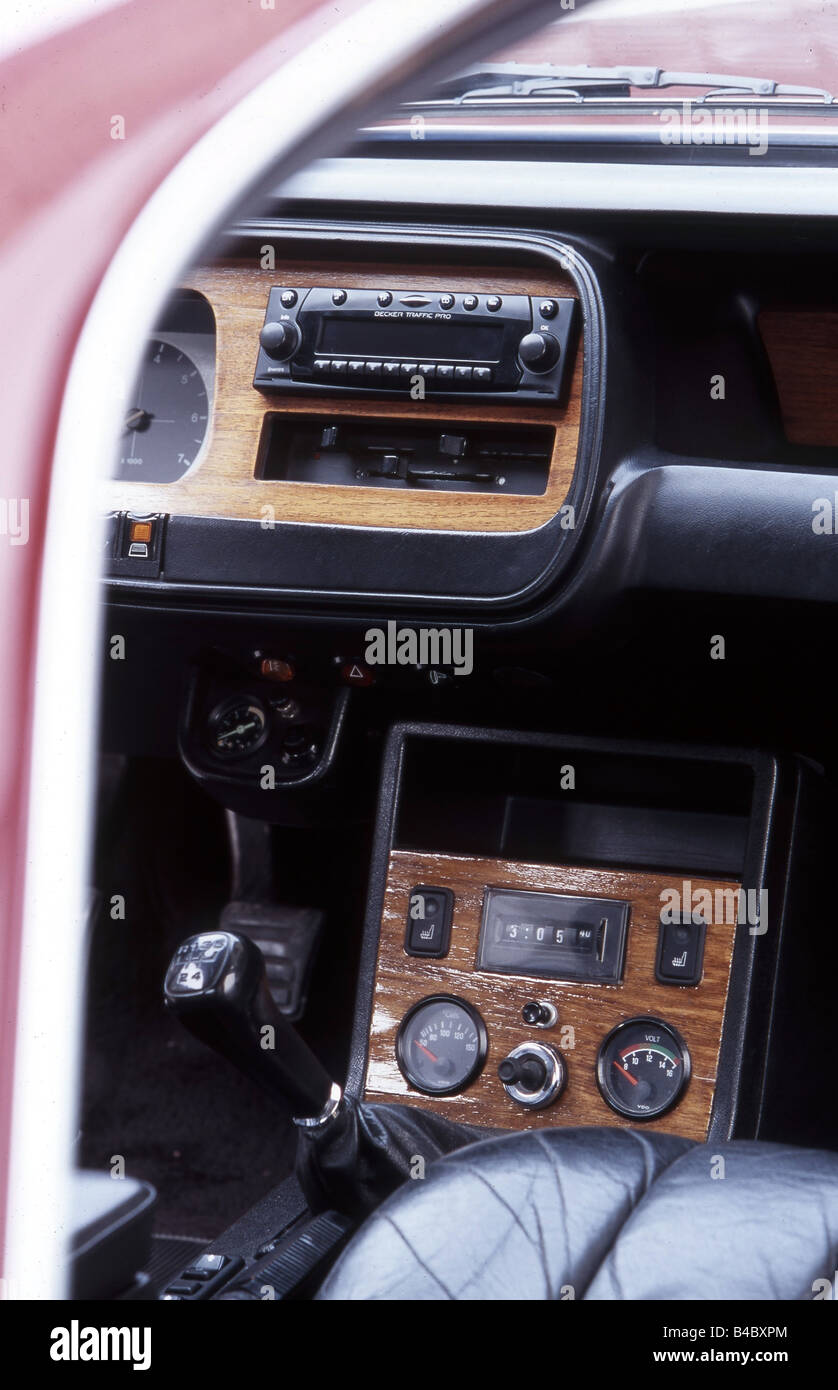 Car, Ford Granada 2.8i Ghia S, Limousine, model year 1972-1977, ruby ...