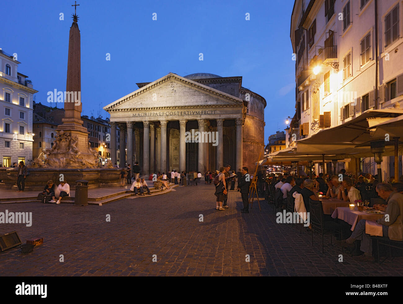Pavement cafe pantheon hi-res stock photography and images - Alamy