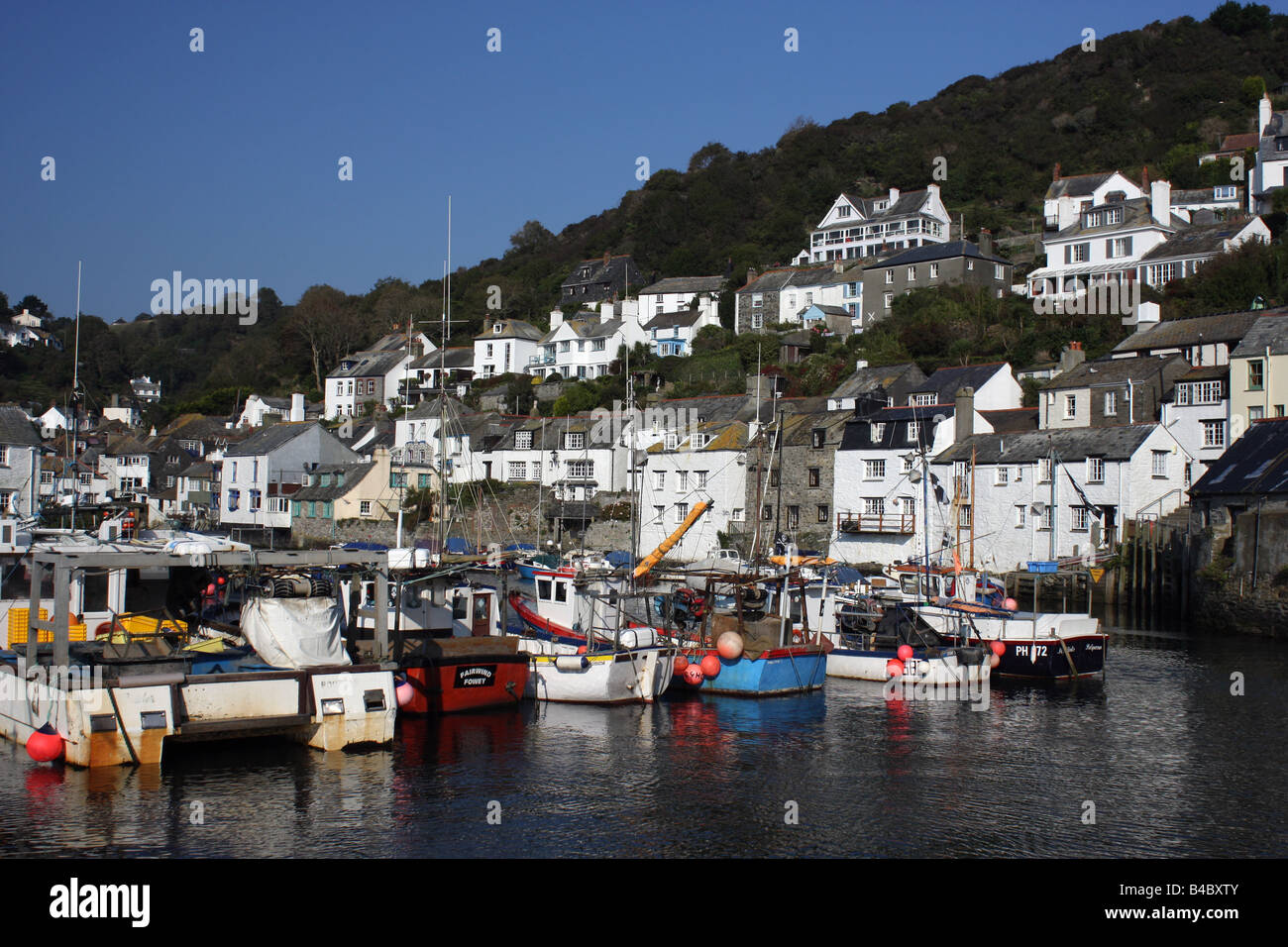 polperro harbour cornwall england Stock Photo - Alamy
