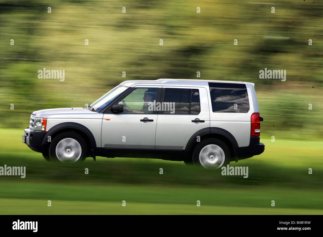 Car, Land Rover Discovery V8 HSE, model year 2004-, silver, cross ...
