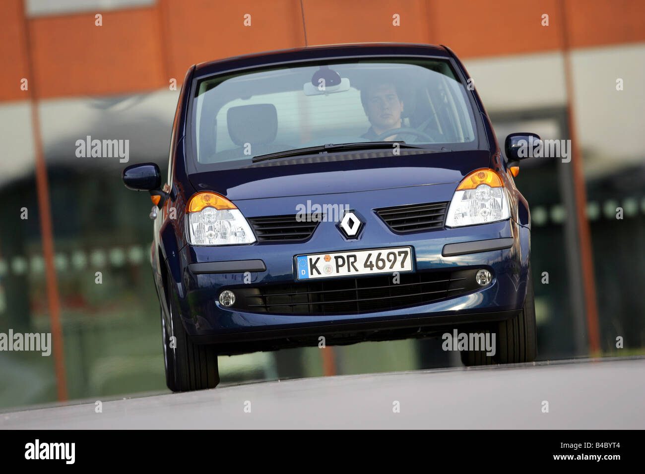Renault modus 1 6 16v hi-res stock photography and images - Alamy