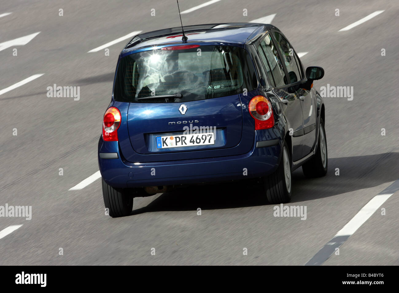 Car, Renault Modus 1.6 16V, model year 2004-, dark blue, Lower middle ...