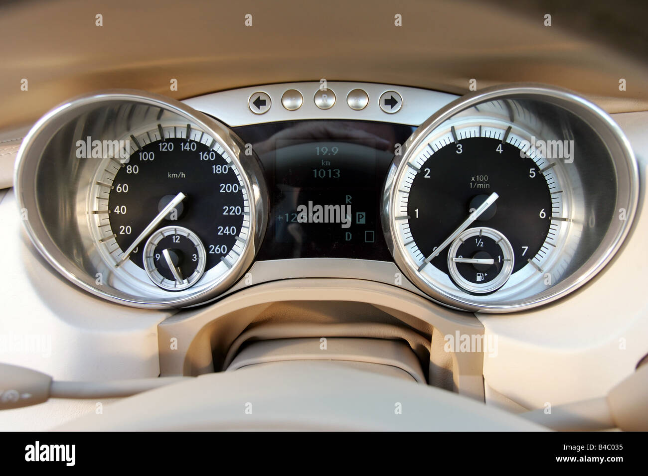 Mercedes concept car 2005 hi-res stock photography and images - Alamy