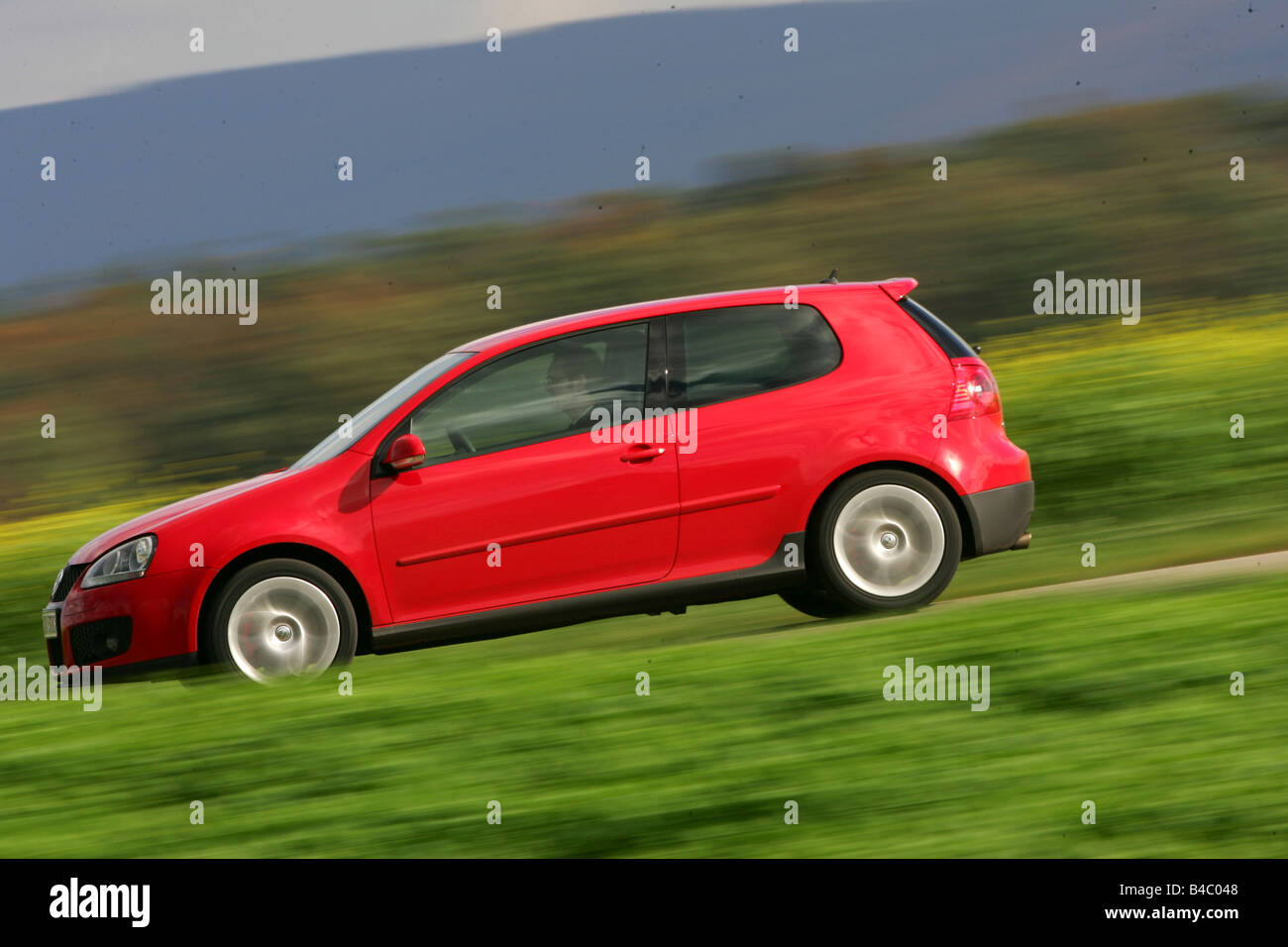 Car, VW Volkswagen Golf GTI, model year 2004-, red, Lower middle-sized ...