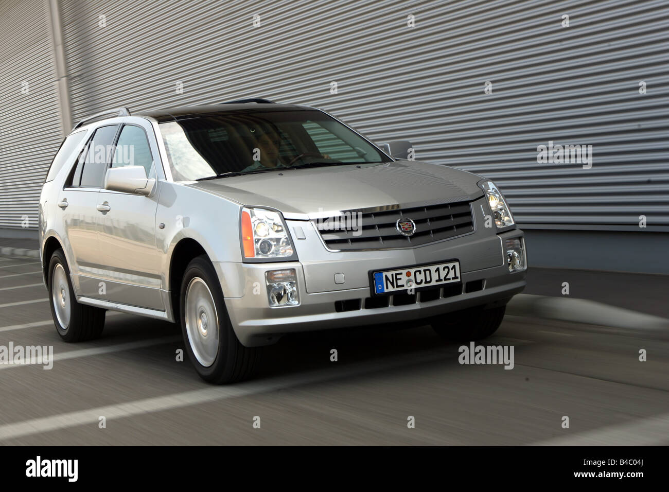 Car, Cadillac SRX 4.6 V8, model year 2004-, silver, Crossover approx ...