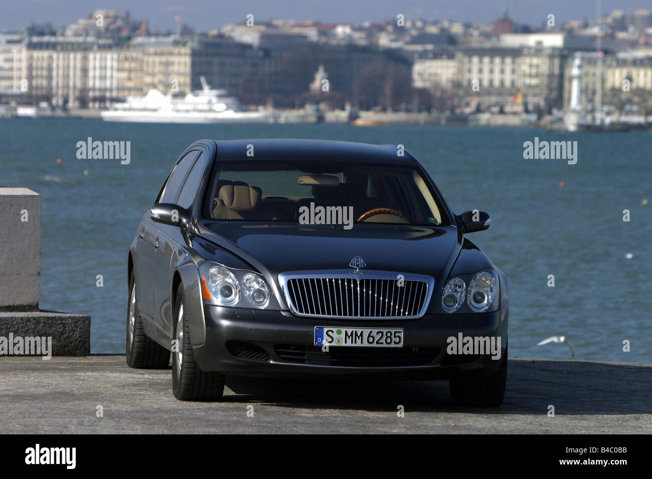 Car, Mercedes Maybach 62, Luxury approx.s, Limousine, model year 2002 ...