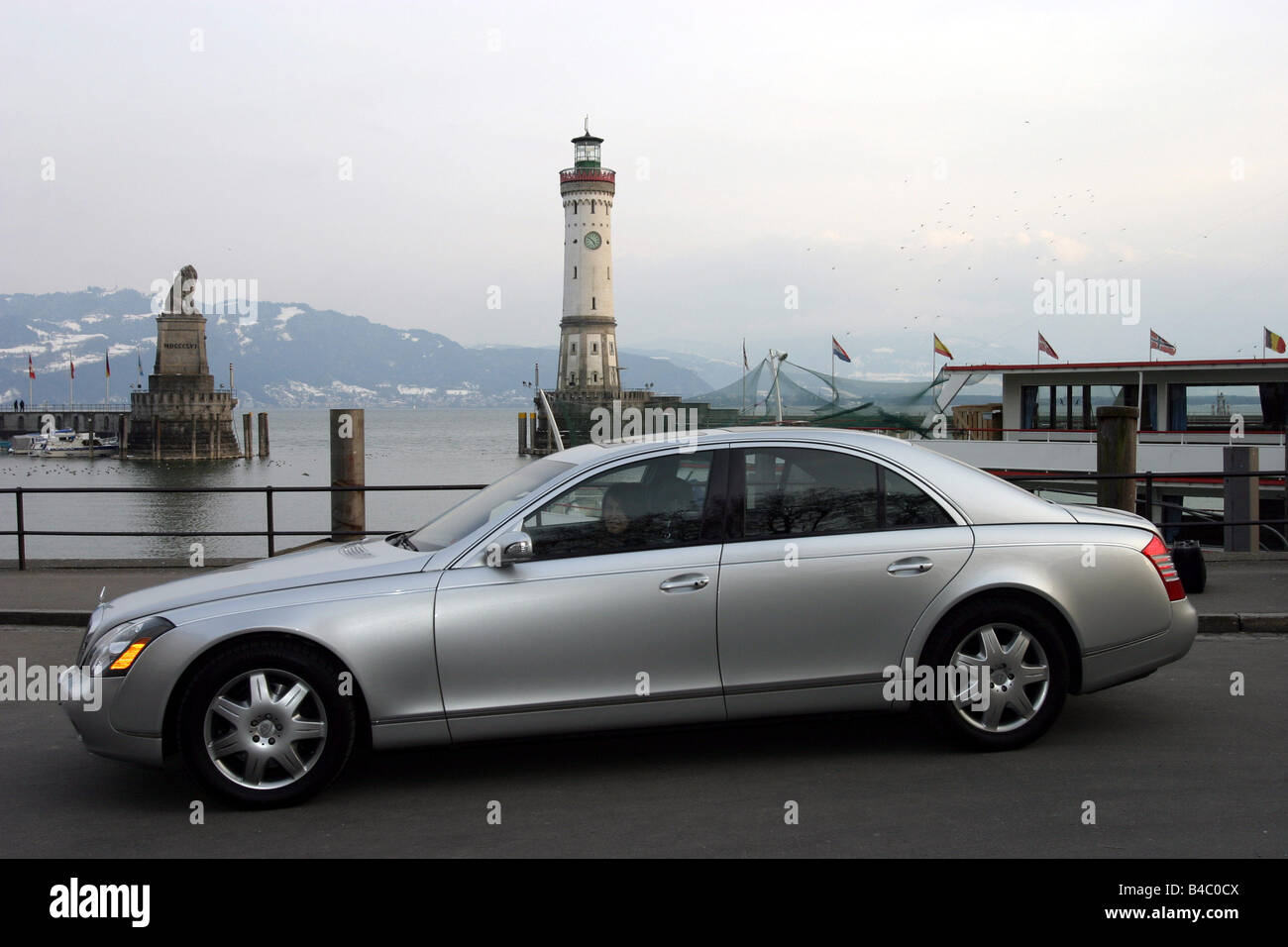 Car, Mercedes Maybach 62, Luxury approx.s, Limousine, model year 2002 ...