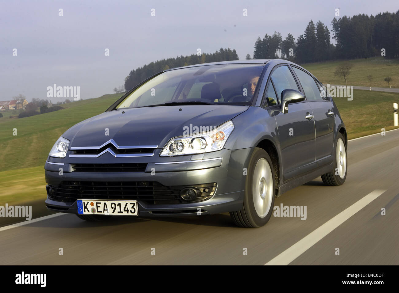 Car, Citroen C4 2.0i 16V, Limousine, Lower middle-sized class, model ...