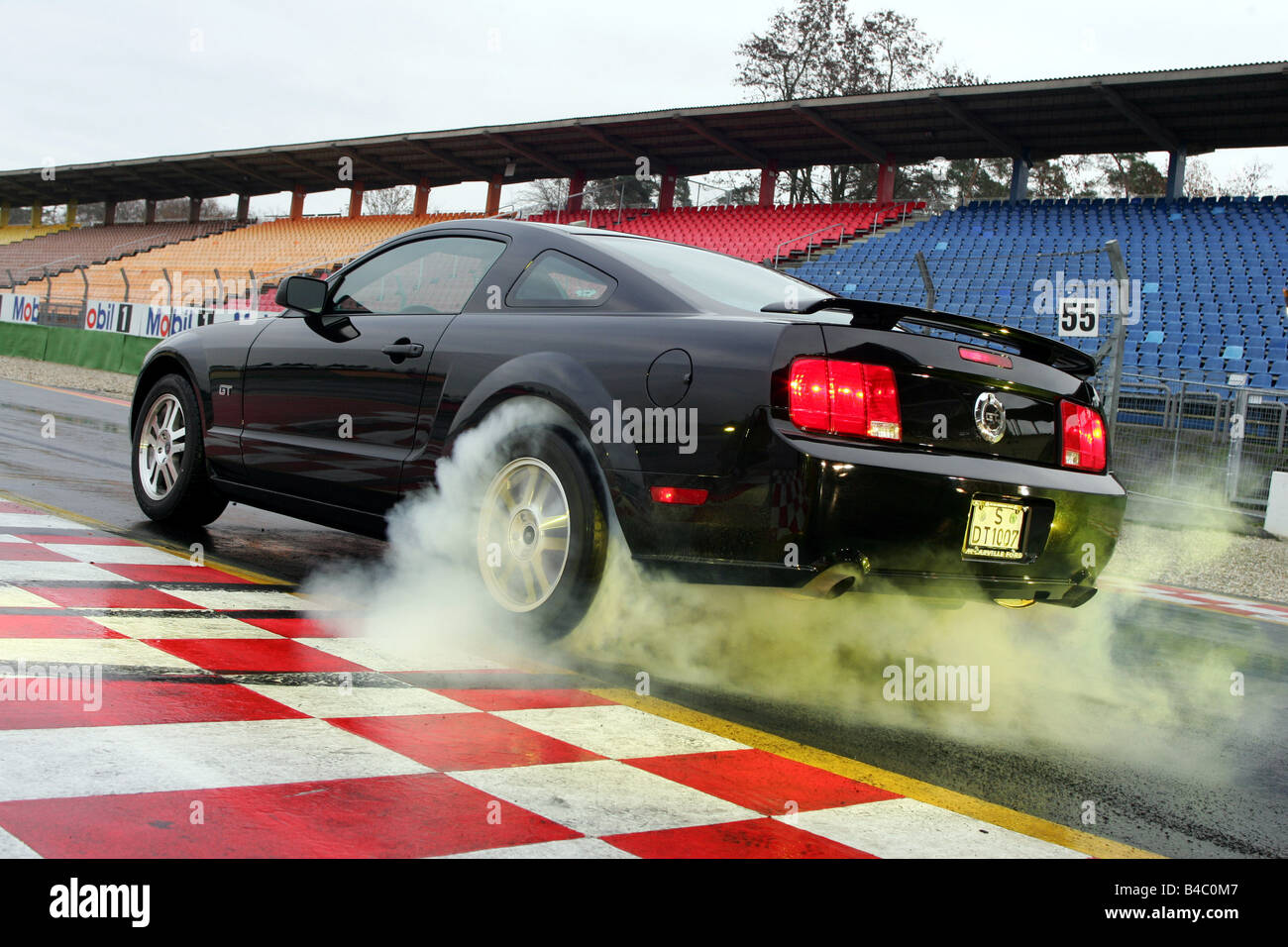 Car, Ford Mustang GT, model year 2004-, roadster, coupe/Coupe, black ...