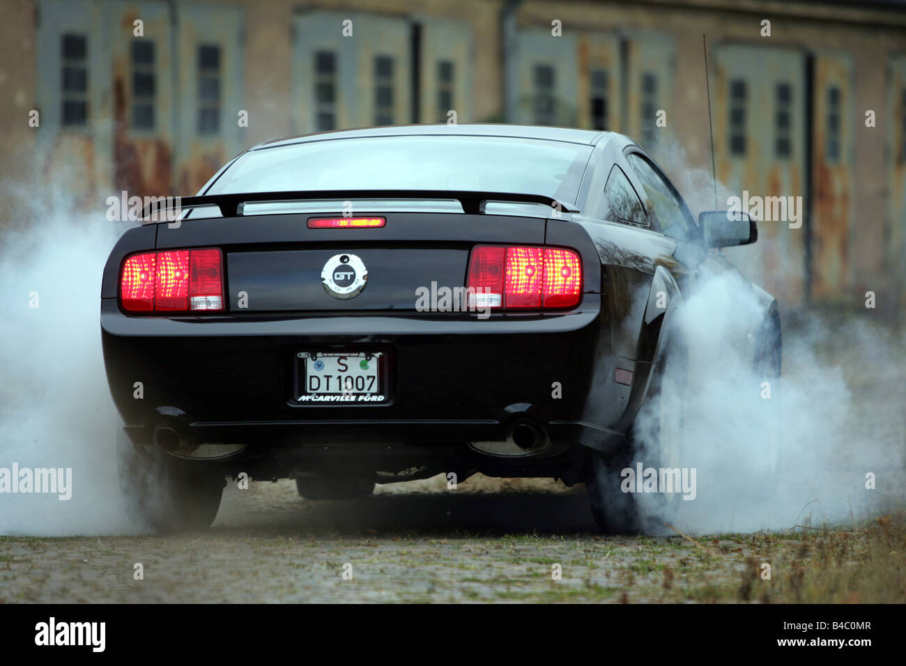 Car, Ford Mustang GT, model year 2004-, roadster, coupe/Coupe, black ...