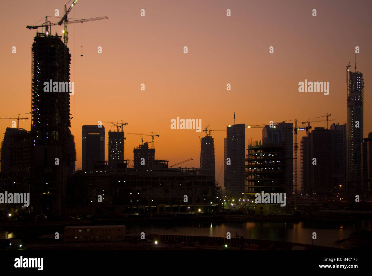 Tall cranes dubai city hi-res stock photography and images - Alamy