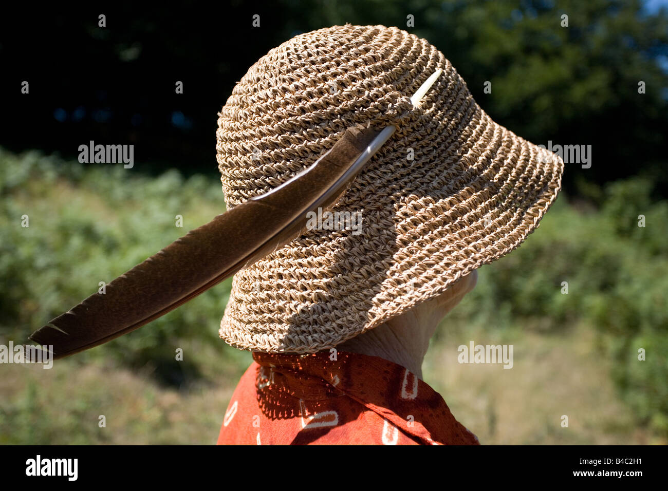 Woman feather hat hi-res stock photography and images - Alamy