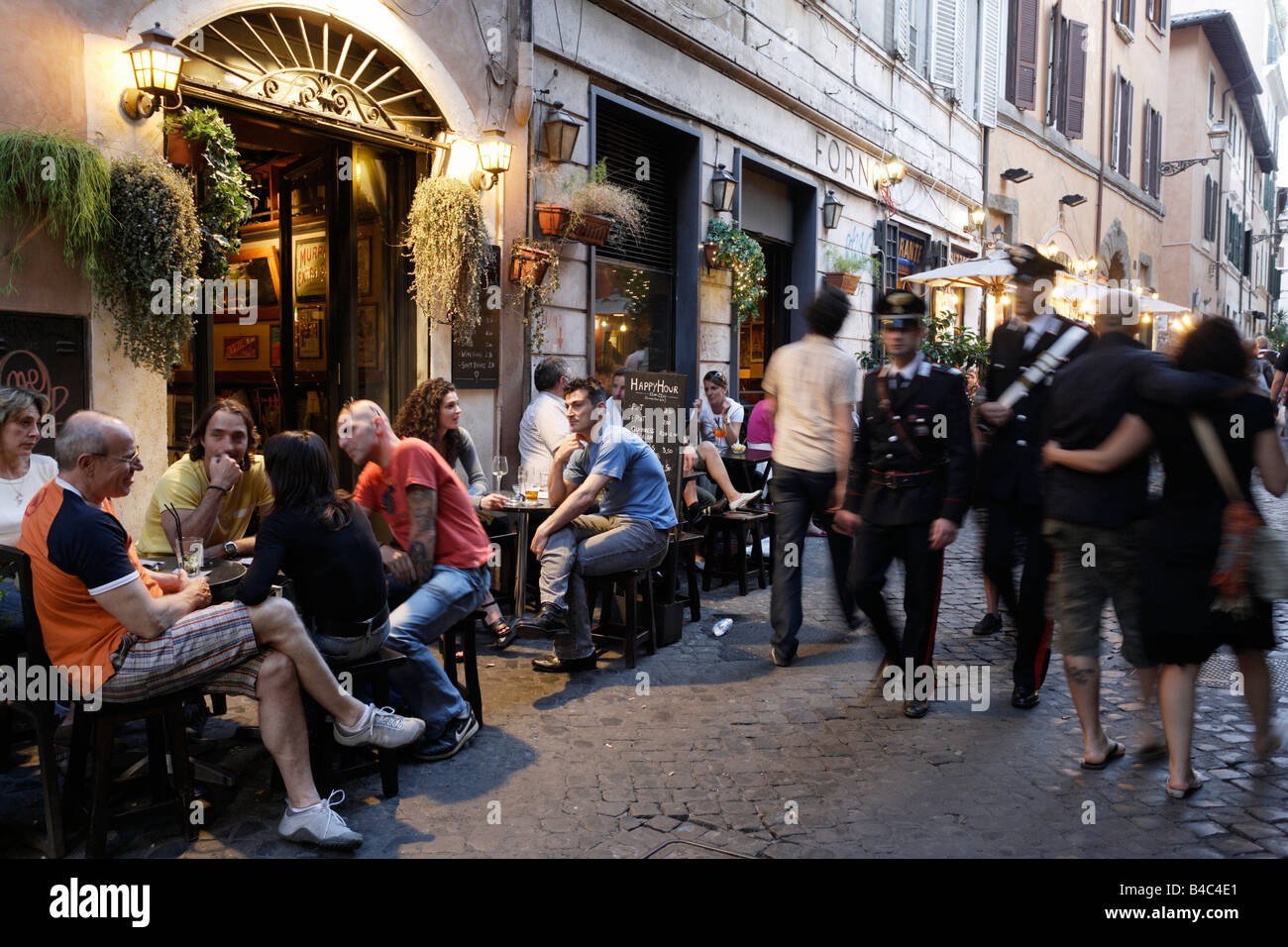 Guests in a pavement cafe Trastevere Rome Italy Stock Photo - Alamy