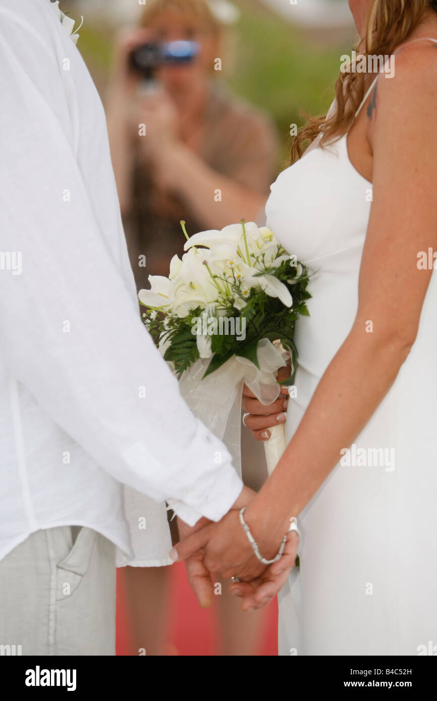 couple getting married Stock Photo - Alamy