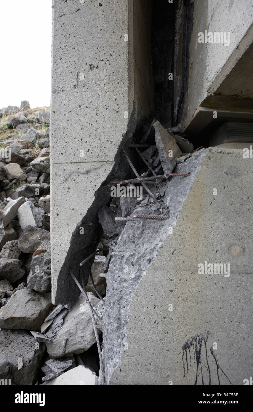 Earthquake damage bridge hi-res stock photography and images - Alamy