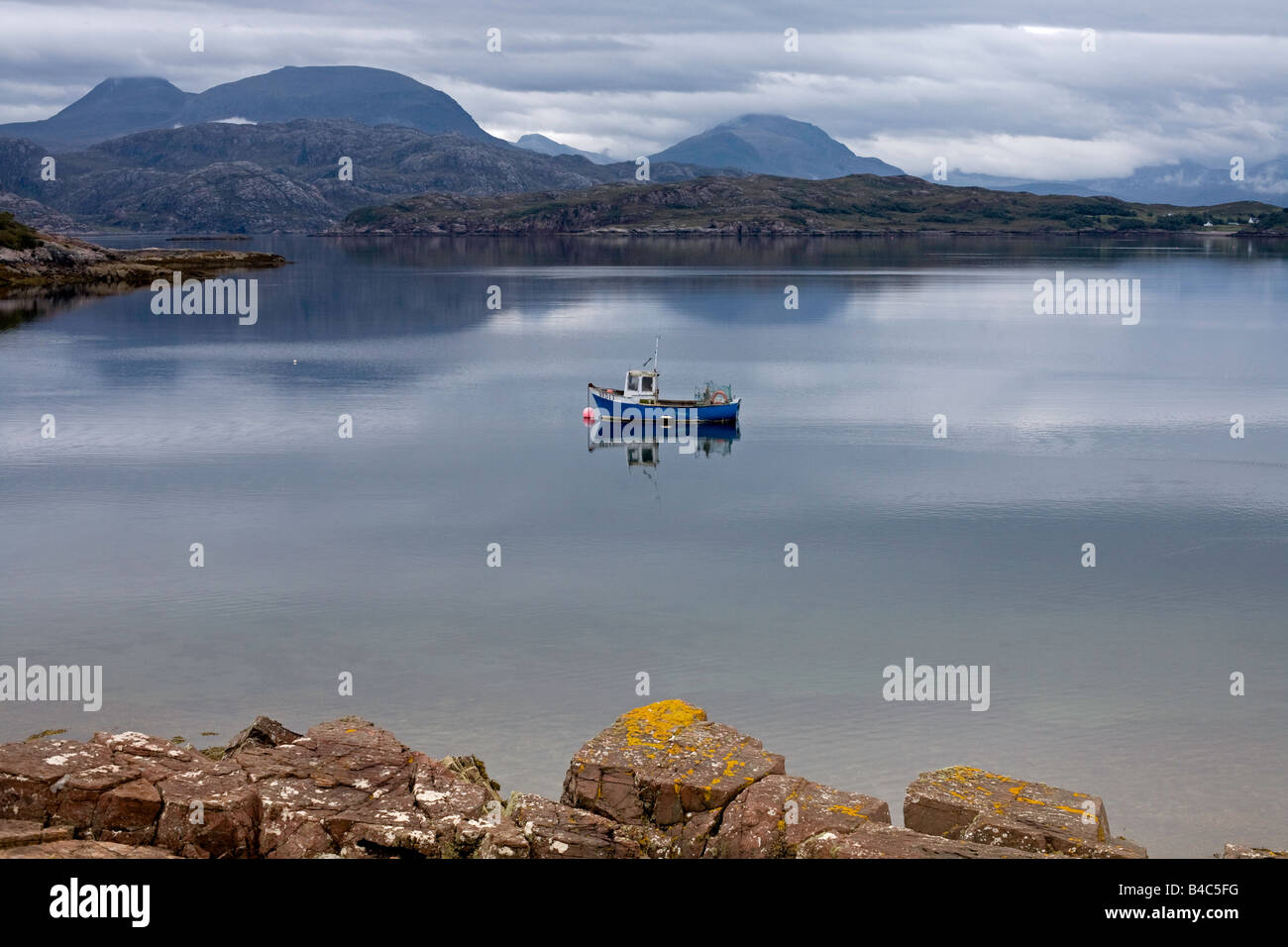 Loch shieldaig kenmore hi-res stock photography and images - Alamy