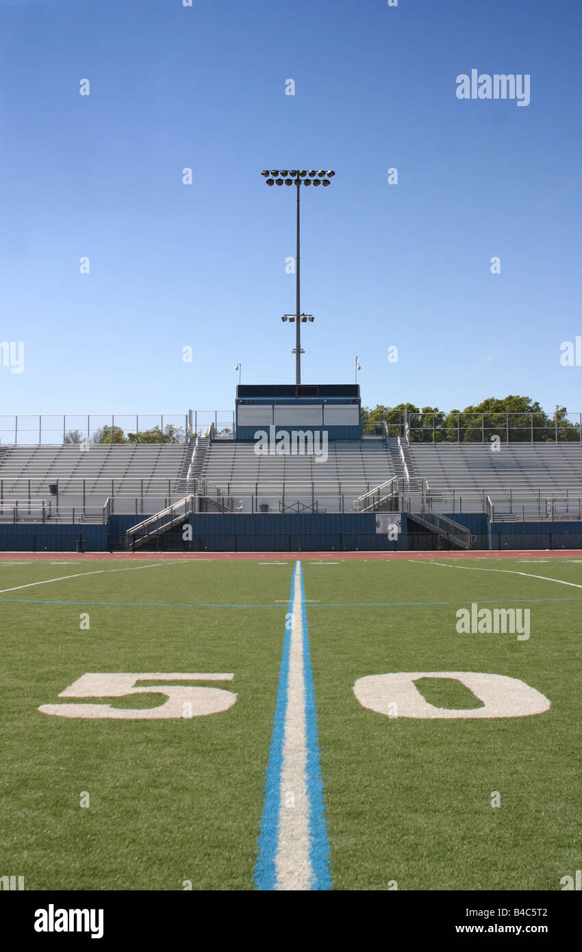 American football field yard lines hi-res stock photography and images ...