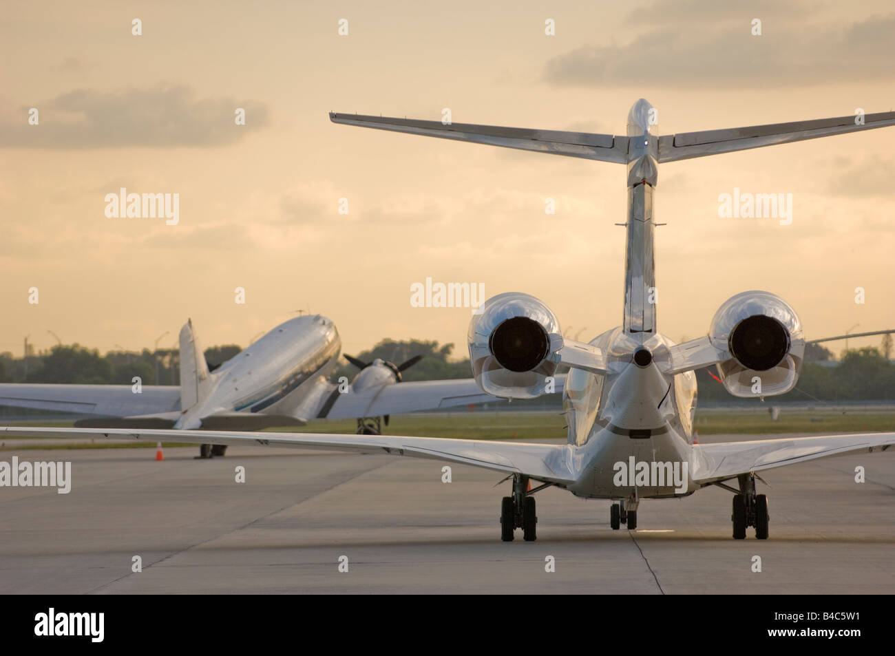 Old prop hi-res stock photography and images - Alamy