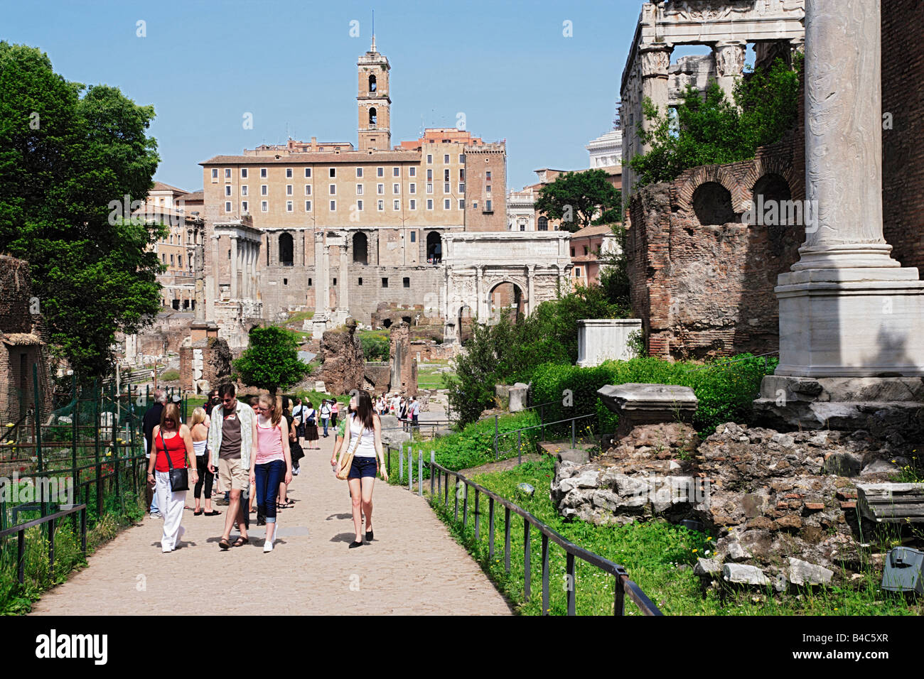 Tourists visiting Roman Forum Rome Italy Stock Photo - Alamy