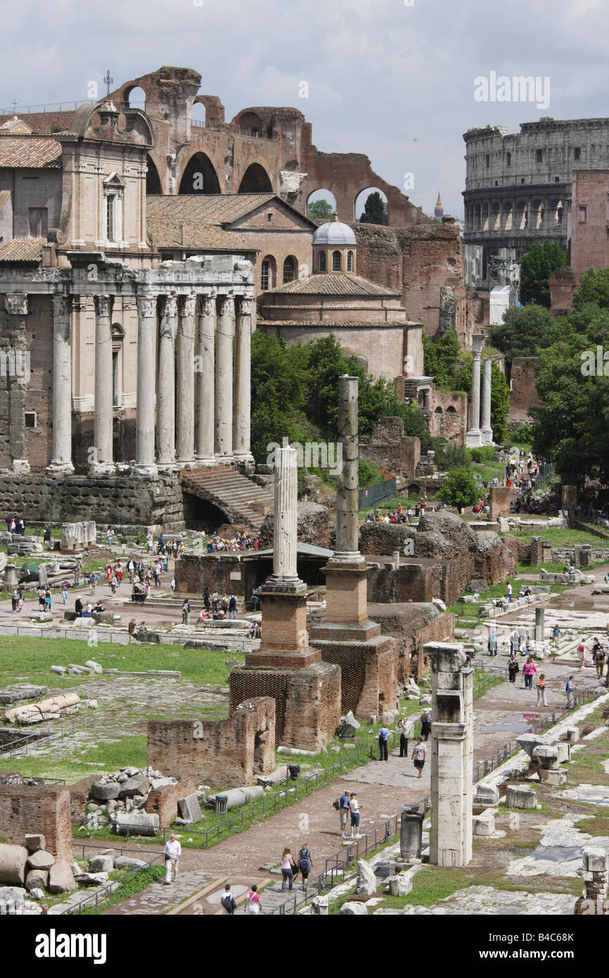 Tourists visiting Roman Forum Rome Italy Stock Photo - Alamy