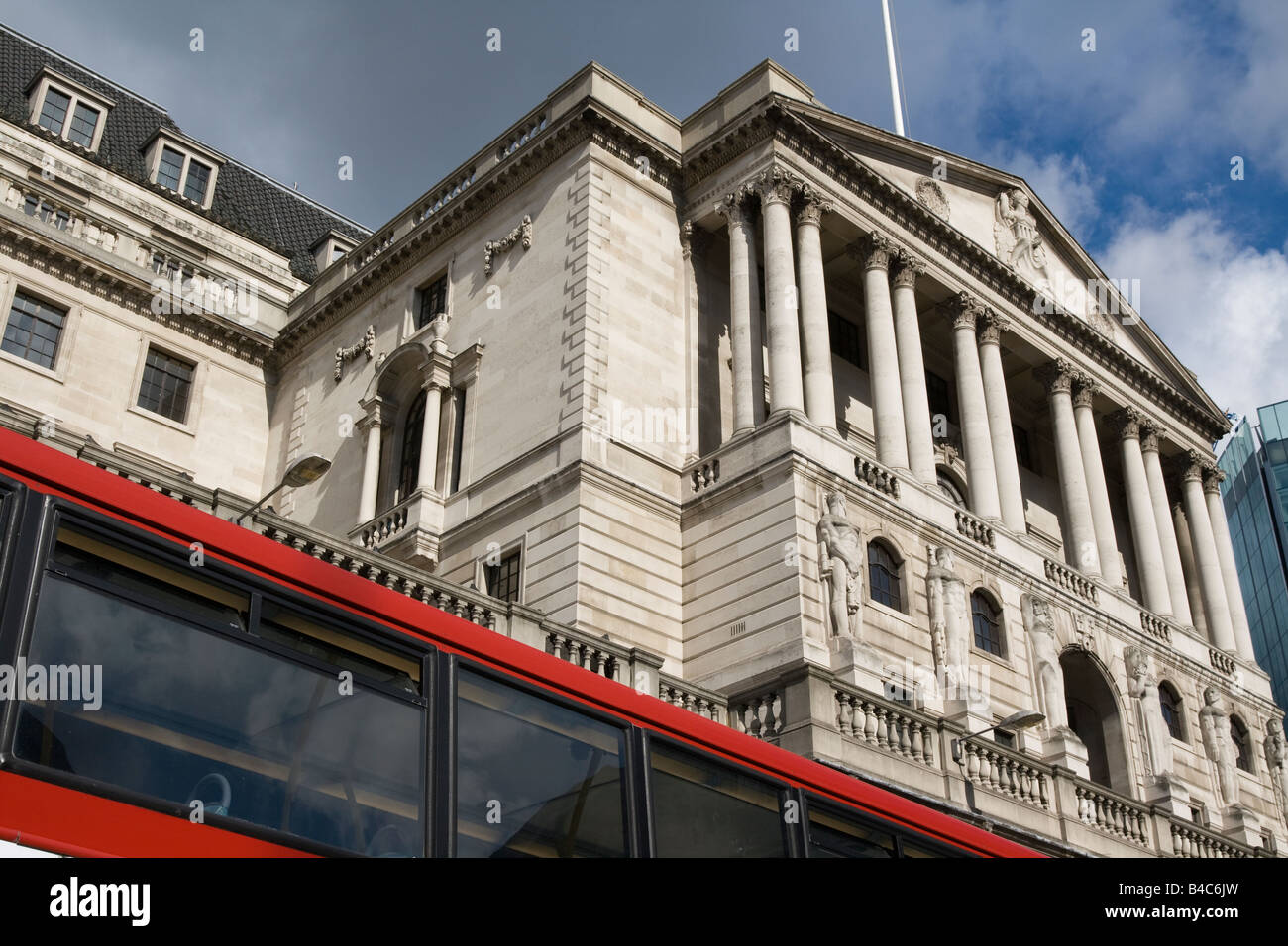 The Bank of England building in the City of London Stock Photo - Alamy