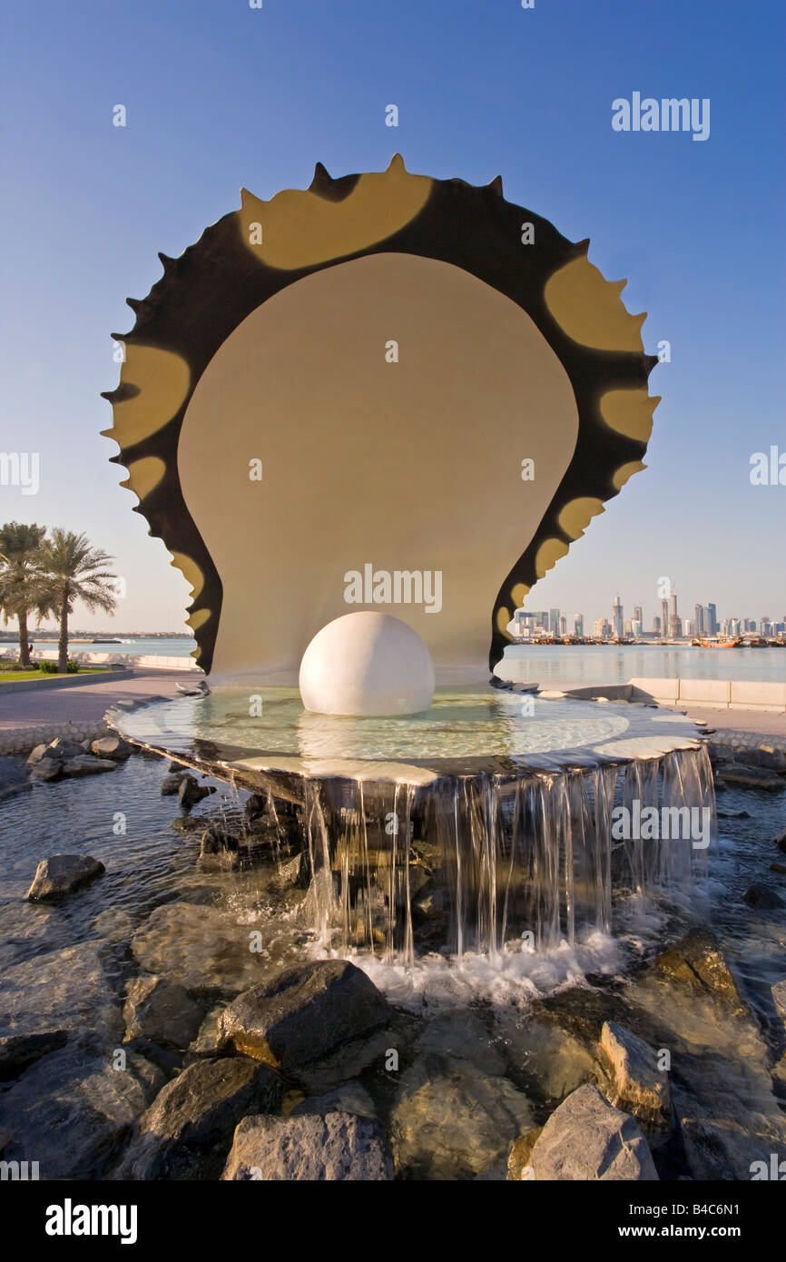 Qatar shell hi-res stock photography and images - Alamy