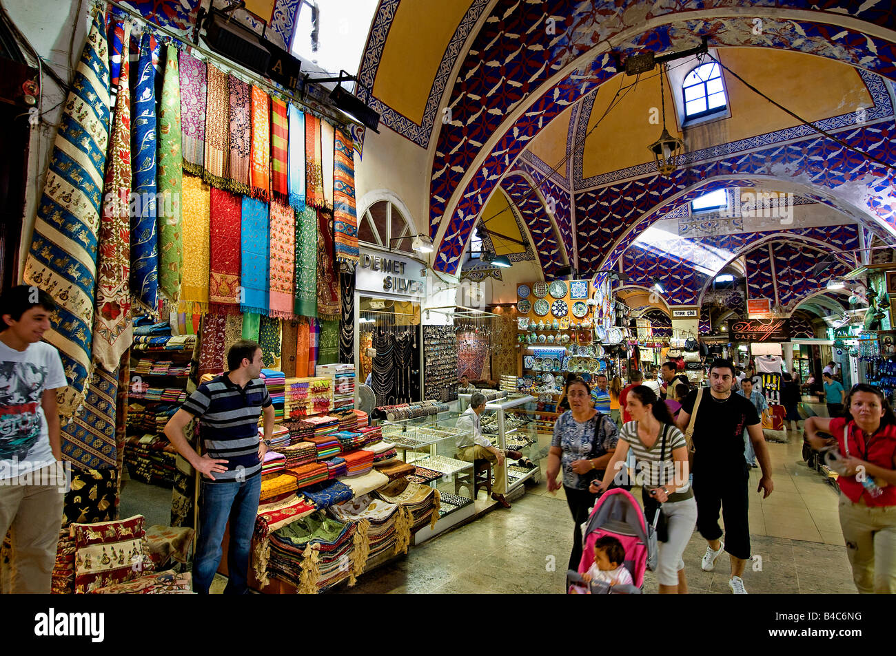 Grand Bazaar Kapali Carsi Kapalıcarsı Istanbul Turkey Stock Photo - Alamy