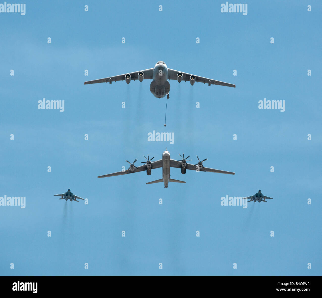 Russian military aircraft hi-res stock photography and images - Alamy
