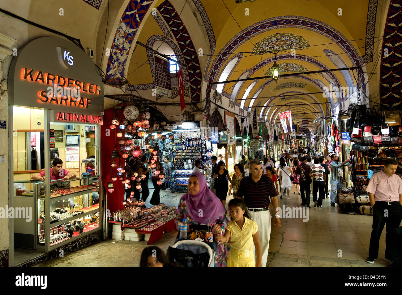 Grand Bazaar Kapali Carsi Kapalıcarsı Istanbul Turkey Stock Photo - Alamy
