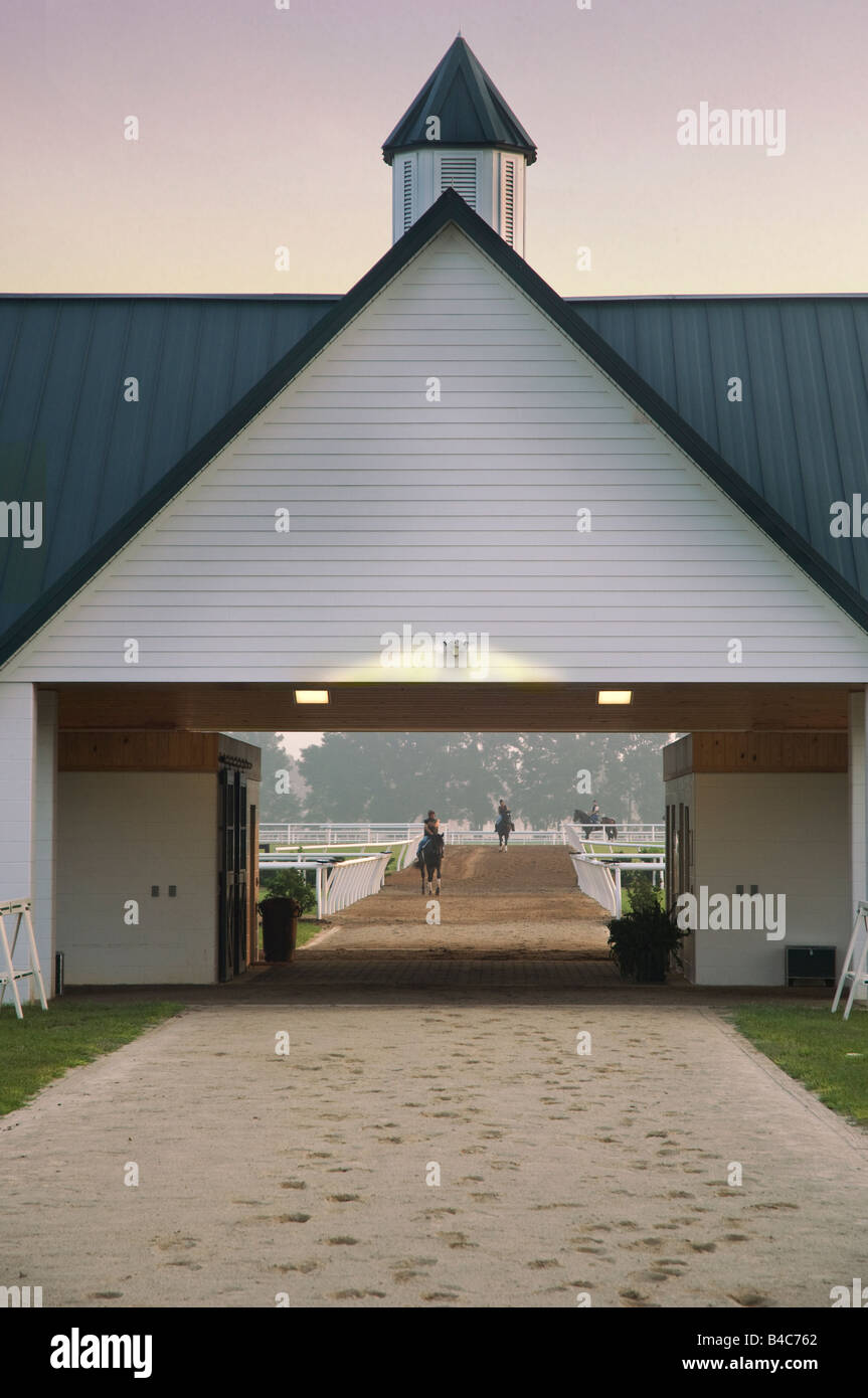 Train barn hi-res stock photography and images - Alamy