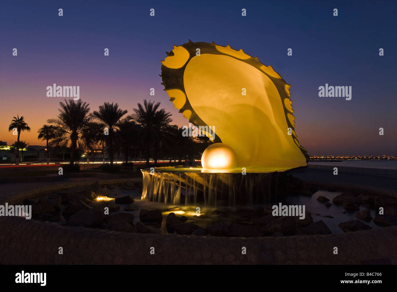 Qatar shell hi-res stock photography and images - Alamy