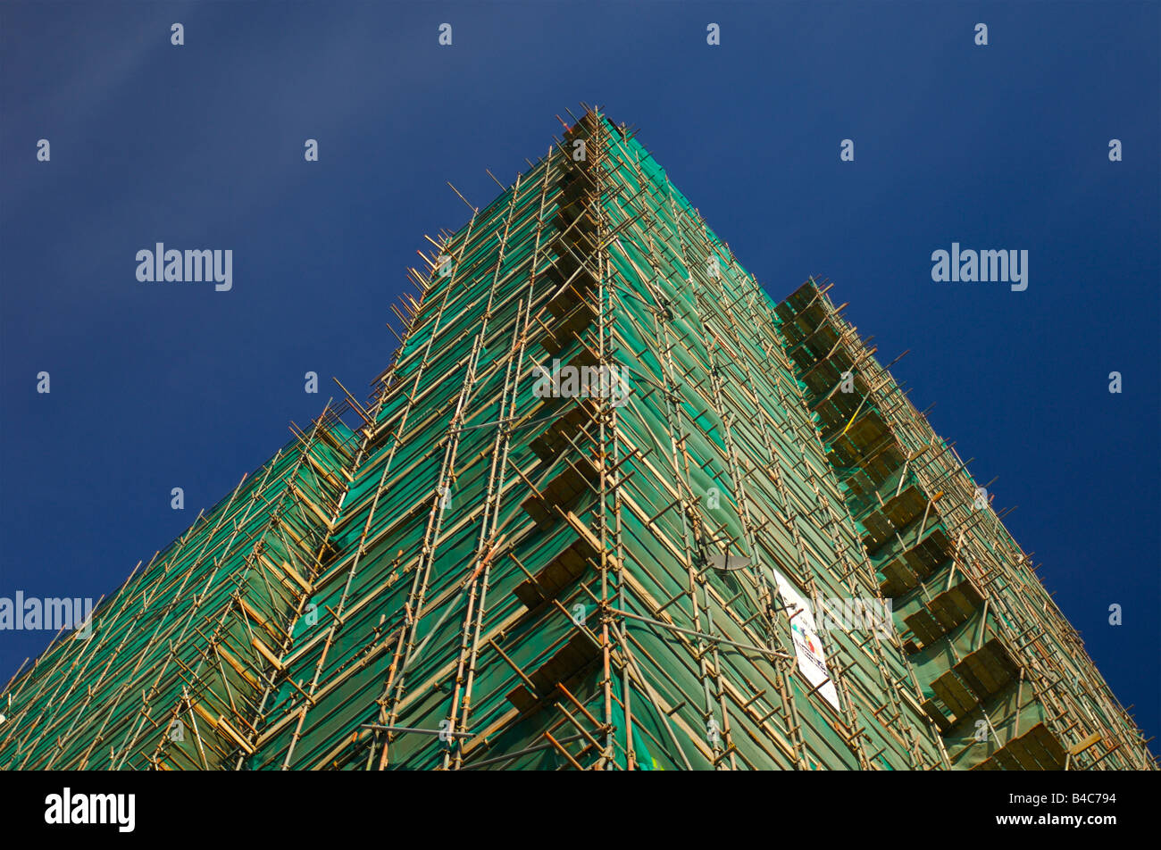 Scaffolding clad hi-res stock photography and images - Alamy