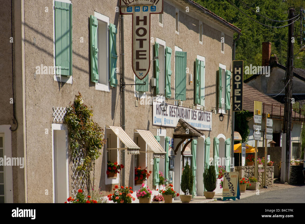 Traditional roadside hotel restaurant, Cabrerets, Cele Valley, 46, Lot ...