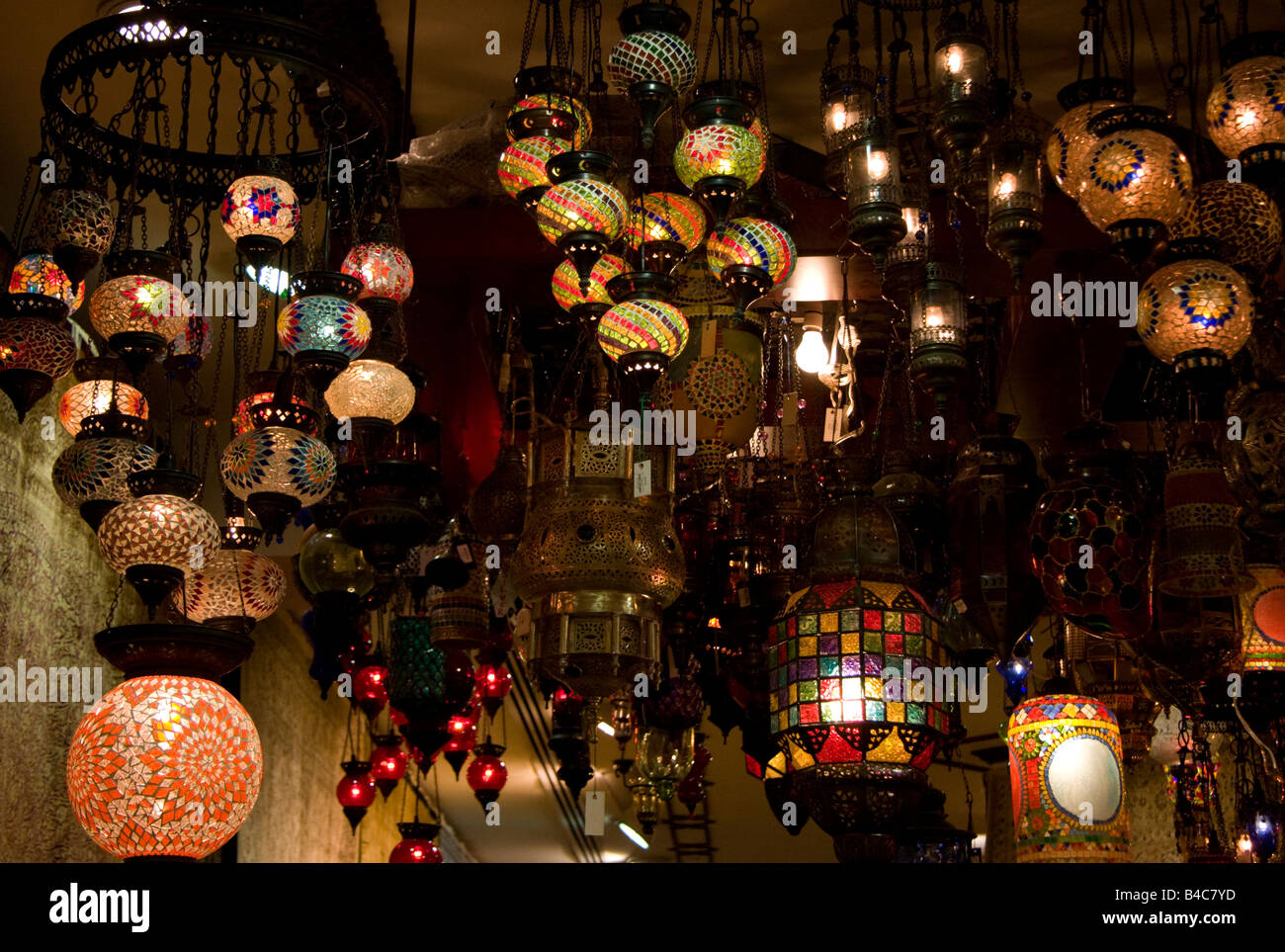 Light shop in the Souk in Dubai Stock Photo - Alamy