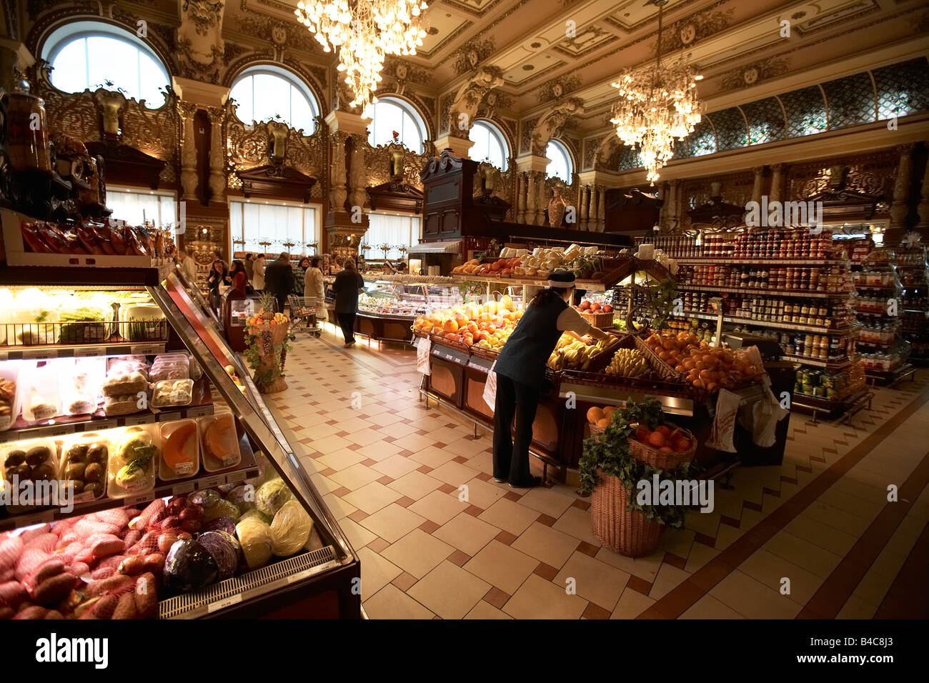 People shopping at Jelissejew Delicatessen in Moscow, Russia Stock ...