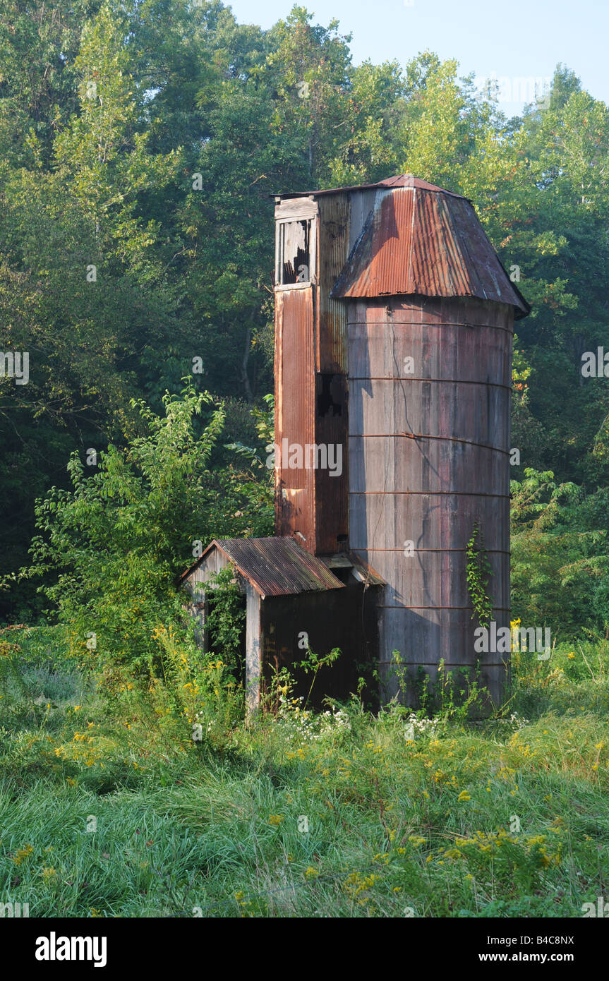 Old wooden silo hi-res stock photography and images - Alamy