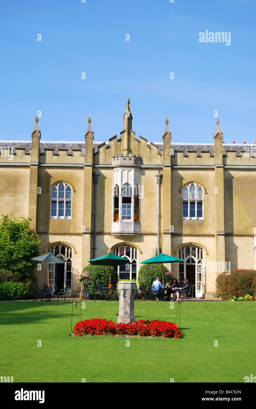 Abbey house gardens hi-res stock photography and images - Alamy