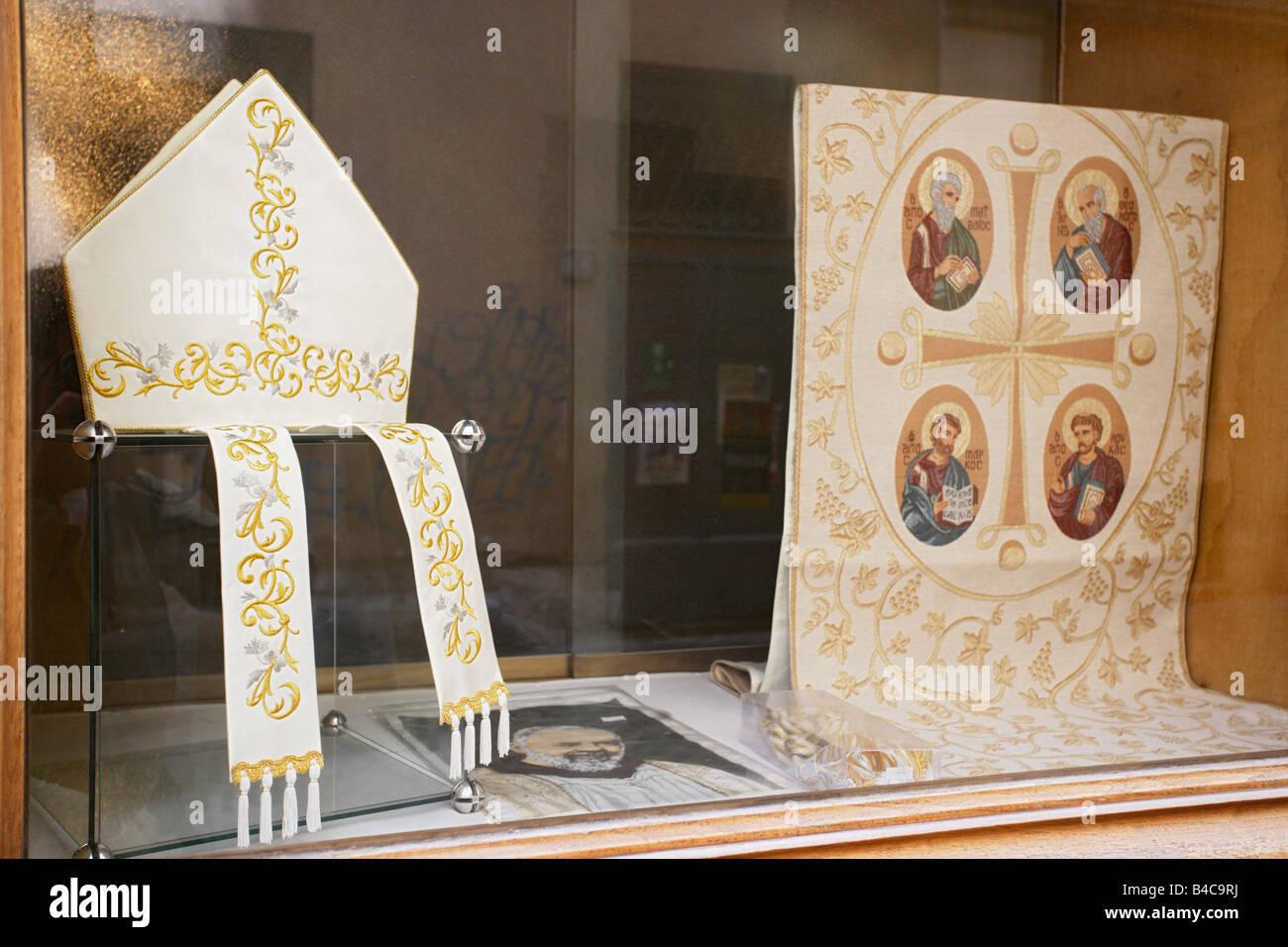 Window display of a shop for clerical products Rome Italy Stock Photo ...