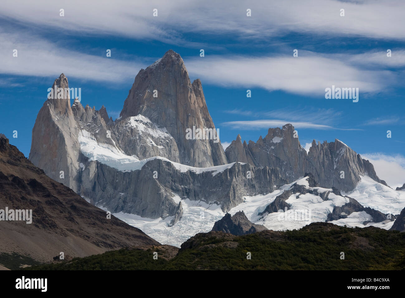 Mount fitz roy and lake hi-res stock photography and images - Alamy
