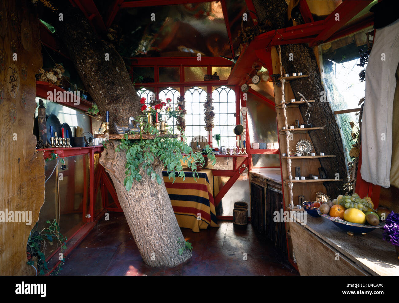 Mark Wilkinson’s Tree House Stock Photo - Alamy