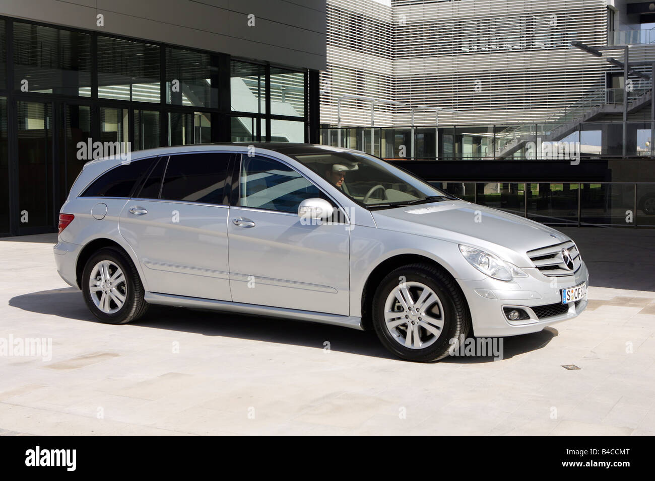Car, Mercedes R 500, R-Klasse, model year 2005-, silver, Van, Crossover ...