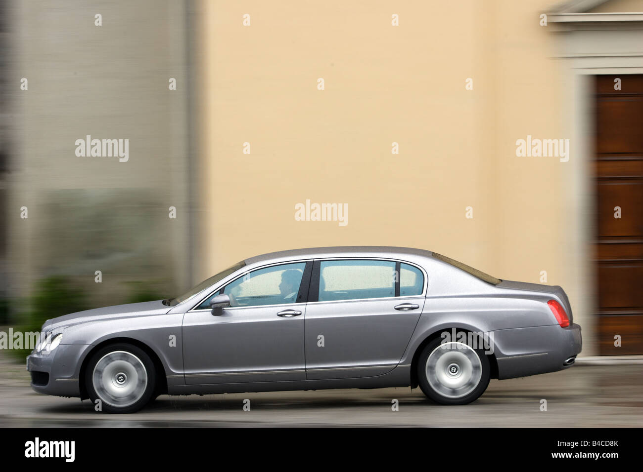 Car, Bentley Continental Flying Spur, Limousine, model year 2005 ...