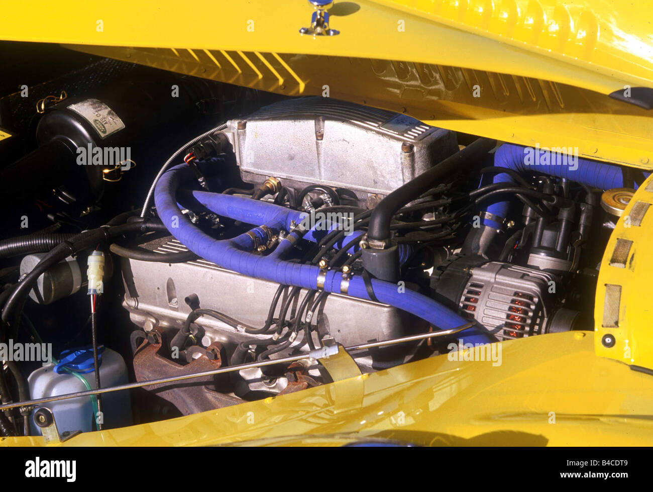 Car, Morgan Plus 8 4.6, Convertible, model year 1998-, yellow, open top ...