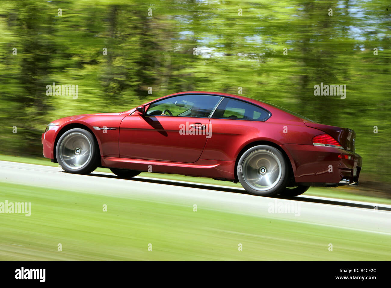 Car, BMW M6, model year 2005-, ruby colored, roadster, coupe/Coupe ...