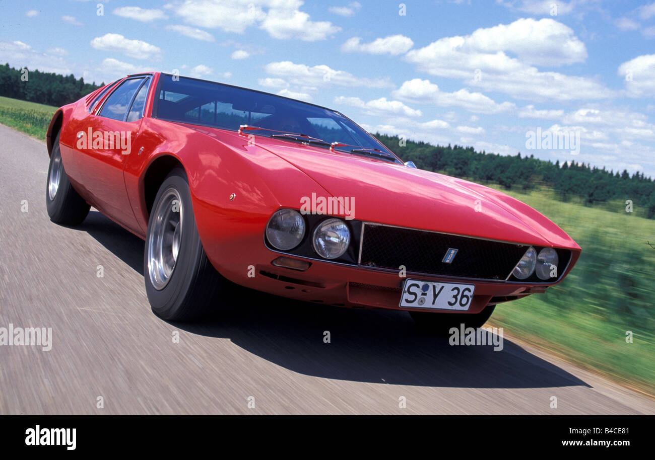 Car, De Tomaso Mangusta, model year Ende sixties / Anfang The 70s, red ...