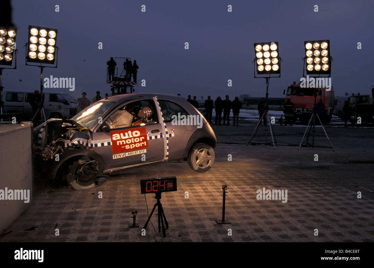 Car, Security, Crash tests, Ford Ka, Airbag, photographer: Hans Peter ...