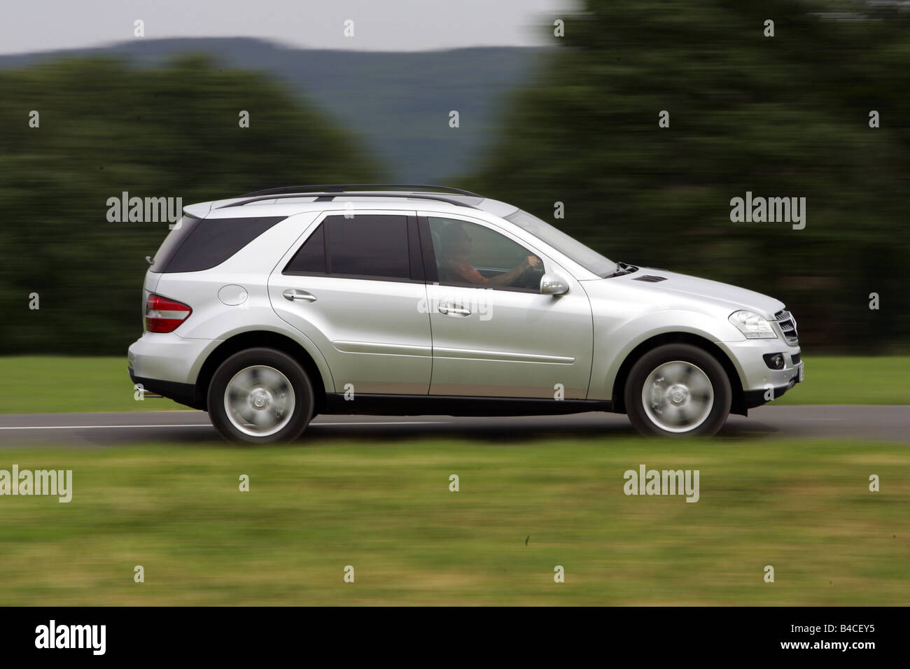 Mercedes Ml 500 Stock Photos & Mercedes Ml 500 Stock Images - Alamy